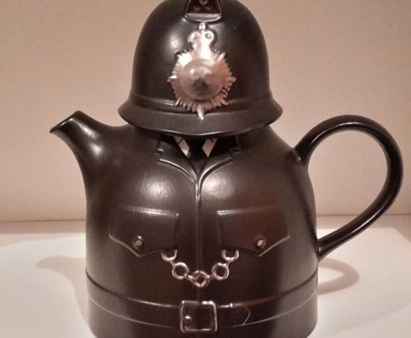 Exploring Novelty Teapots With Trisha's Teapots - The Teacup Attic