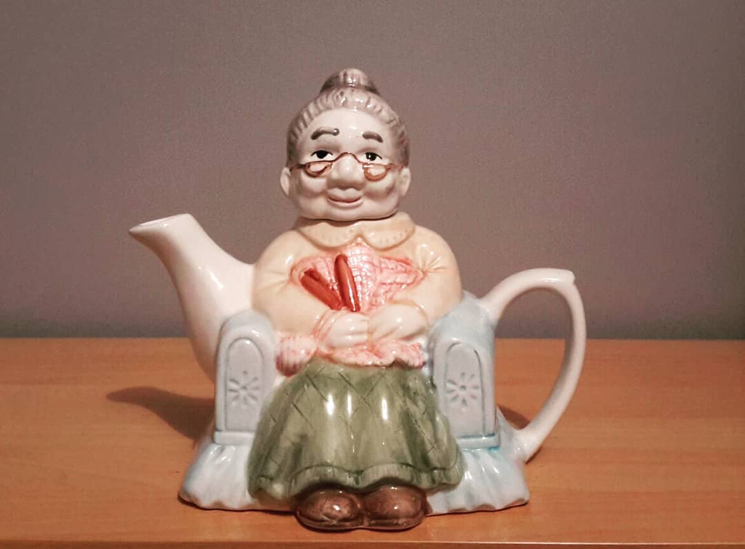 Exploring Novelty Teapots With Trisha's Teapots - The Teacup Attic